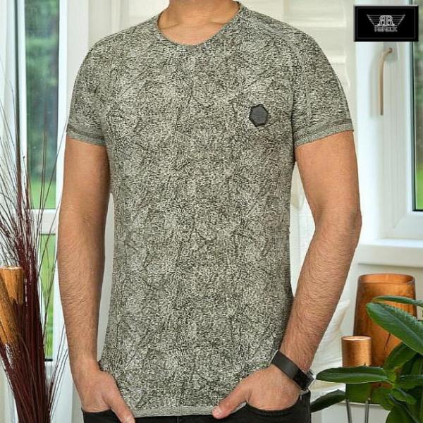 ドイツブランド【Ｒｅｒｏｃｋ】サマーニット風に仕上げたプリントＴシャツ。着丈が長めで裾はラウンドヘム。袖口はロールアップデザイン。首回り・裾は切りっぱなしデザインです。■ドイツより直輸入！新品です。【ヨーロッパサイズ】【実寸】Ｓ：バスト98...