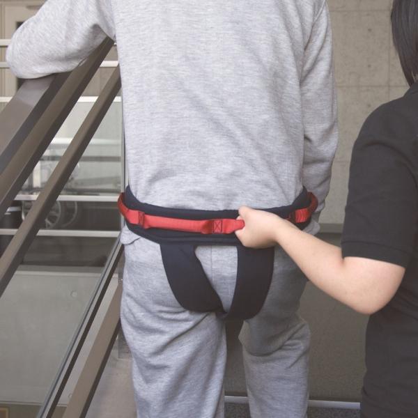 ・腰・両肢にベルトを通して体重分散。負担が軽減され安全に介助できます。【送料】北海道・沖縄県・離島・一部郡部：別途見積もりです。詳しくはお問い合わせください。電話：084-932-6550Mail:info-bingocarestore@m...