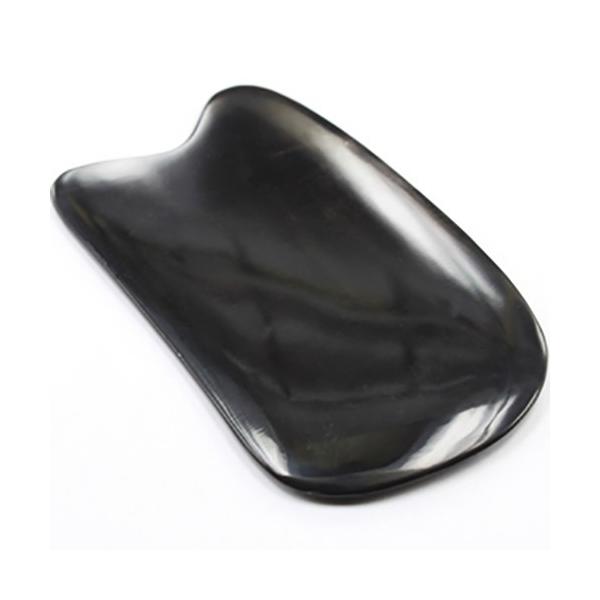 余分な熱をとる水牛の角を使い、職人の手によって作られたサロン仕様のカッサプレートです。4面それぞれ厚さや形状が異なり、ケアの内容によって使い分けられます。概 要サイズ 約9.5×5.9cm（最長部分） ■セット内容■ カッサプレート、携帯用...