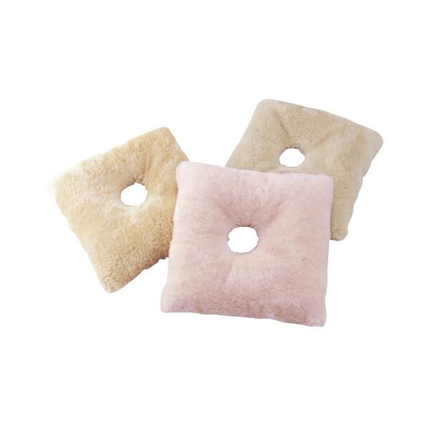 医療機器通販なら安心のショップデクリニックにお任せ下さい。材質：天然羊毛カラー：サブコード参照取り扱い：洗濯（手洗い）○、脱水×、乾燥×●吸湿性、放湿性、通気性、弾力性に優れ、床ずれの予防に役立ちます。●適切な長さと太さの密集した毛が無数の...