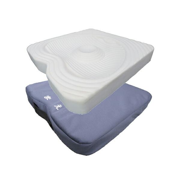 ●中央突起の形状が、坐骨を安定させ、骨格レベルで座位保持と圧力分散を実現します。●モチモチした高密度ウレタンは、へたりに強く耐久性抜群です。●本体クッションに抗菌機能を付加しています。●重量：1.5●材質：本体＝ポリウレタン、保護カバー＝コ...