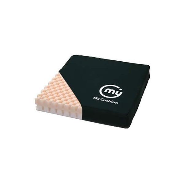 大手介護カタログ　介援隊カタログ全品ございます。●サイズ／幅39×奥行39×厚さ8（前側5）cm●重さ／500g●材質／専用カバー：（上面）ポリウレタンフィルムラミネート加工布（防水・抗菌・伸縮）、（下面）ナイロン（すべり止め）、中身：2層...