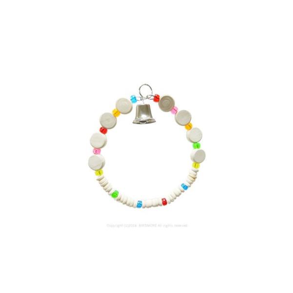 ALOHA HEAVEN のおもちゃに使用されている金属パーツ（リング、チェーン、ベル等）は、全てステンレス製となっております。おしゃれな木製パーツを組み込んだリング。ブランコのようにも使用できますが、下のパーツもくるくる回るので高度なバラ...