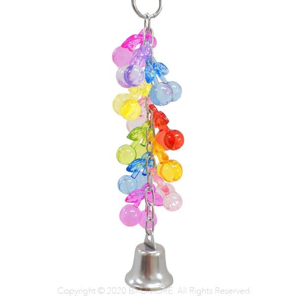 ALOHA HEAVEN のおもちゃに使用されている金属パーツ（リング、チェーン、ベル等）は、全てステンレス製となっております。さくらんぼの形をした可愛らしいパーツで構成されているおもちゃです。見た目だけではなく、その複雑な形が鳥さんの興味...