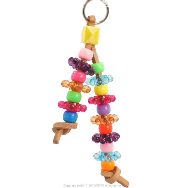 【発売日：2016年12月21日】ALOHA HEAVEN のおもちゃに使用されている金属パーツ（リング、チェーン、ベル等）は、全てステンレス製となっております。意外と手ごわいレザー紐にビーズを通した小型鳥さん用のおもちゃです。メーカー：A...