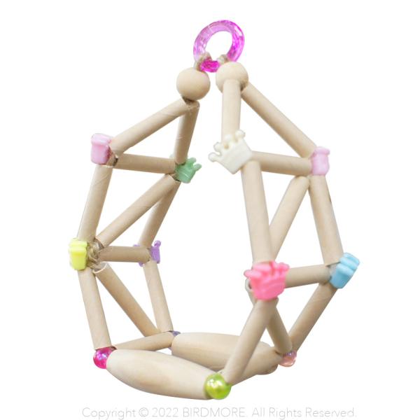 【発売日：2022年06月01日】ブランコにするも良し、ぶら下がったりよじ登ったりして遊ぶも良し、丸い形が可愛いアクティブに遊べるおもちゃです。メーカー/ALOHA HEAVENサイズ/高約12×幅約10×奥約5cm適用鳥種/小型鳥入り数/...