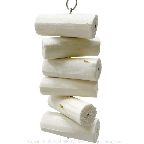 【発売日：2024年04月09日】インド産の天然クサネムを使用したおもちゃです。柔らかく齧りやすいので硬いおもちゃが苦手な鳥さんにもおすすめです。※天然の素材を使用している為、サイズや形状にバラつきがございます。メーカー/BIRDMORE(...