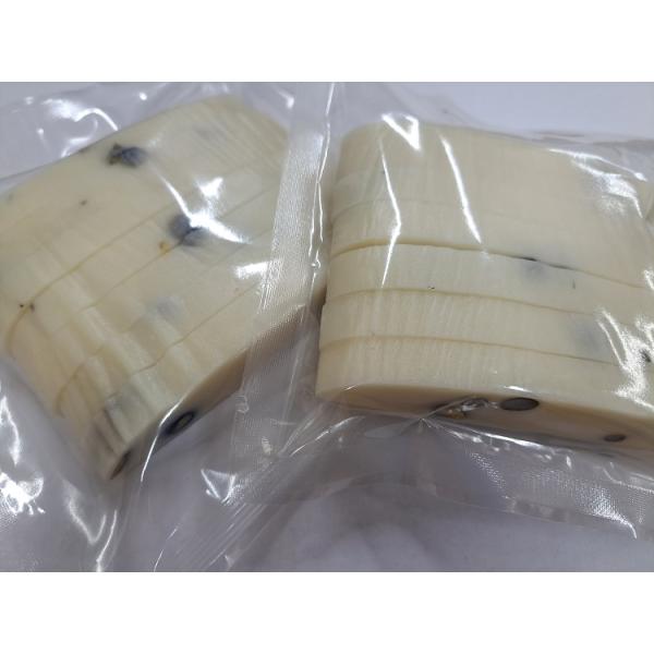 <切餅><名称>切　餅<原材料>もち米(秋田県大潟村産)、大豆、塩<内容量>250ｇ袋×2袋<賞味期限>枠外下部に記載<保存方法>直射日光、高温多湿を避けて保存してください。