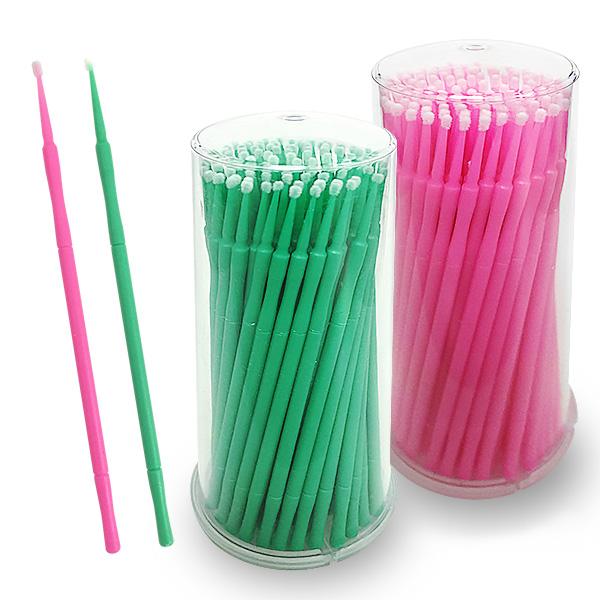 先端が精密な綿棒になっているので、まつ毛エクステ施術時の細かい作業に最適なアプリケーター＜商品の仕様＞商品名　　マイクロアプリケーター種別　　　ブラシ/コーム類内容量　　100本入りサイズ（1本あたり）　　　　　全長：約97mm　　　　　ブ...