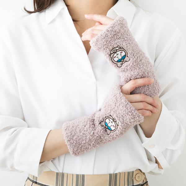 ハチワレのマシュマロアームウォーマー。親指穴あり。★ 商品仕様　★素材： ポリエステル・ポリウレタン長さ：　17cm丈生産国： 中国メーカー：　株式会社ウィックス※画面上と実物では、多少色具合が異なって見える場合がございます。(商品属性：ア...