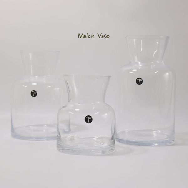 可愛いフォルムのガラスのフラワーベース-----------------------------------------●商品名 :Mulch Vase150/220 ●内容 : 本体×1●素材 : ガラス●サイズ: φ15/H22cm●そ...
