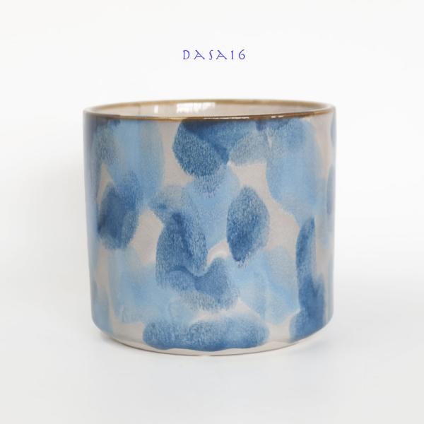 水彩でペイントされたようなブルーの鉢カバー-----------------------------------------●商品名 :ダシャ16●内容 : 本体×1●素材 : セラミック●サイズ:約Φ18/H16.5cm●その他 : 底穴...