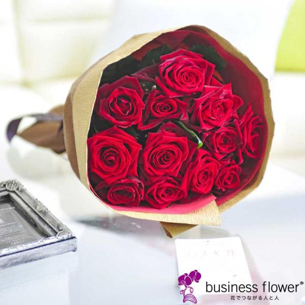 皇室献上実績のある生産農家からお届けする新鮮なバラのギフト向け花束・ブーケです。農林水産大臣賞をはじめ、数々の受賞歴をとっておりますので最高級品質を送料無料でお届け致します。国産苗にこだわり、花の大きさ・葉の瑞々しさ・花持ちの長さが違います...