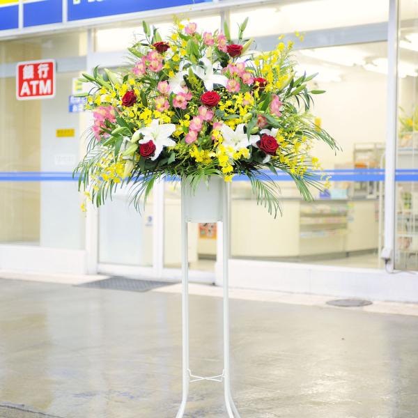 企業間取引の一環としてとしてご利用いただく法人のお客様やあらゆるビジネスシーンでご利用いただける人気のスタンダードコースです。1.2万円コースよりも1ランク上の花材を数多く使用することで、大きさ、見栄え、ボリューム感を損なわないように仕立て...