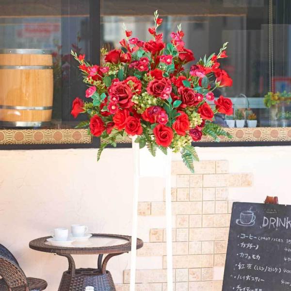 造花で製作したスタンド花は、生花とは異なり枯れや萎えの心配不要が特徴のお祝い花です。厳しい寒さの冬季や特に寒冷地へのお届け、灼熱の夏季期間でも安心してご利用いただけます。また、適切な保存をしていただければ、周年記念などの定期的なお祝い行事で...