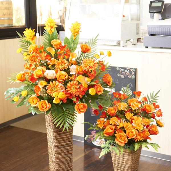 小型のSサイズと大型のLサイズをセットにした造花スタンドのセット商品です。型のSサイズと大型のLサイズをセットにした造花スタンドのセット商品です。造花で製作したスタンド花は、生花とは異なり枯れや萎えの心配不要が特徴のお祝い花です。厳しい寒さ...