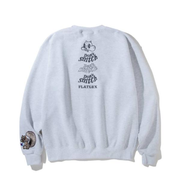 「オイ！お団子盗んだの誰だ！ お前かーっ！もうかじっちゃってるじゃないかー！という設定で、刺繍屋さんの超絶技巧を遺憾無く無駄遣い。ちなみに Snitch はかっぱらうとかパクるという意味。また、チクるとか密告するという意味のスラングでもあり...