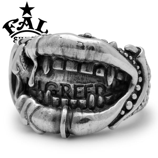 ブランドFALFOO・ALL・LAUGHフー・オール・ラフ商品名グリードリング説明文女性の吸血鬼をイメージし、舌なめずりをしている唇をデザインした、F.A.Lハロウィンリミッテッドアイテム第8弾のリングです。犬歯の位置に吸血鬼の牙を想像させ...