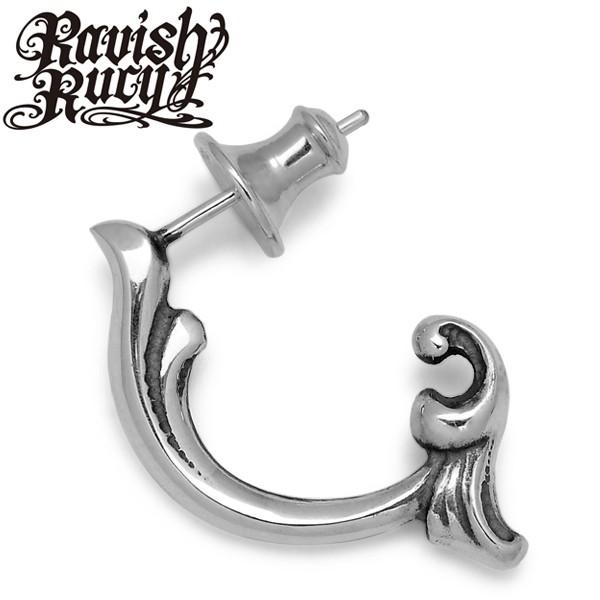 ブランドRavish Rucy / ラヴィッシュルーシー商品名Grass Hoop Pierce / グラスフープピアス説明文唐草を用いてフープ状にデザインしたピアスです。サイズ縦 約21mm横 約2.5mm重さ約1.5g素材シルバー925...