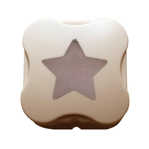 紙のどこにでもパンチできます。マグネット機能で紙を上下のパーツで挟んで上から押すだけ。外側のくぼみの目印を上下あわせればマグネットが固定されます。型抜きサイズ：約35x35mm