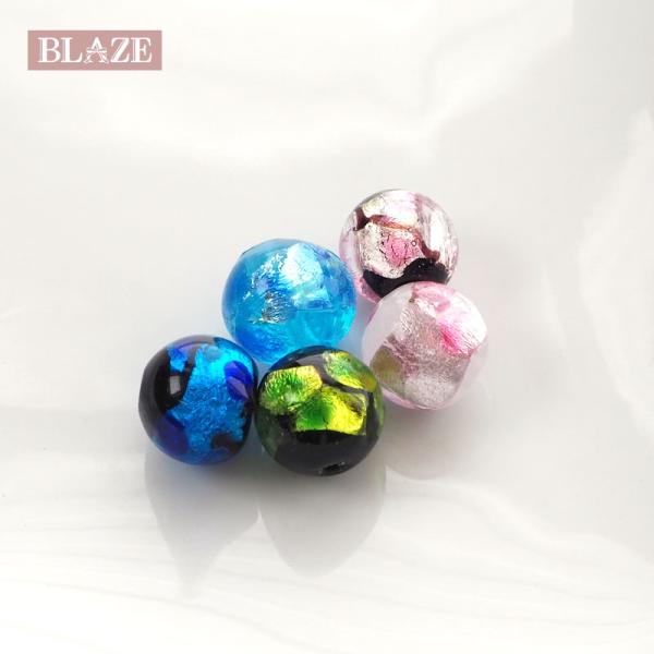 ▼商品詳細▼【デザイン】画像参照【サイズ】Φ約9mm【入数】1個入り【材質】ガラス【原産国】中国【スタッフのコメント】輝きがきれいなホタル石ビーズピアスやイヤリング、チャームなどアクセサリ作りにもオススメです。▼ハンドメイドのため、サイズや...