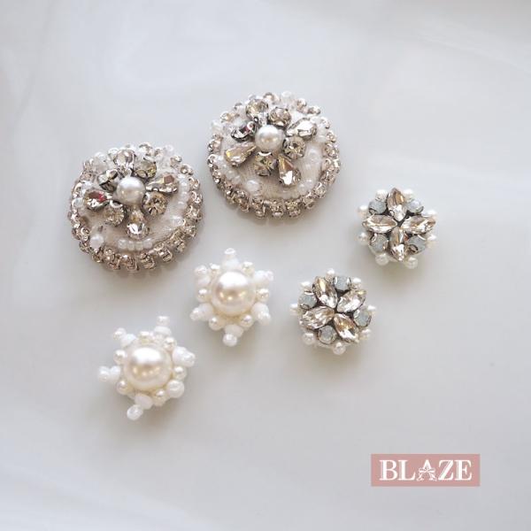 ▼商品詳細▼【デザイン】A＜15mm/パール＞・B＜15mm/ビジュー＞・C＜24mm/ビジュー＞【サイズ】A・B：直径約15mm　C：直径約24mm【入数】2個【材質】亜鉛合金・ABS樹脂・ガラス【原産国】中国【スタッフのコメント】パール...