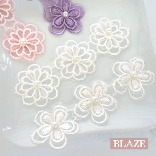 ▼商品詳細▼【デザイン】画像参照【サイズ】画像参照【入数】3個【材質】ポリエステル・ABS樹脂・鋼【原産国】中国【スタッフのコメント】立体で繊細な刺繍デザインが高級感たっぷりなレースのフラワーパーツ。▼肌に異常を感じた時はご使用をお止めいた...