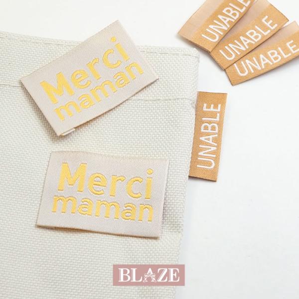 ▼商品詳細▼【デザイン】A＜UNABLE/4枚＞・B＜Meruci/2枚＞【サイズ】画像参照【入数】A：4個　B：2個【材質】ポリエステル【原産国】中国【スタッフのコメント】付けるだけで簡単に作品のクオリティがグレードアップする高品質タグ！...