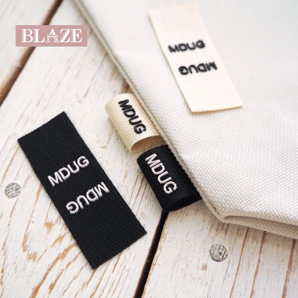 ▼商品詳細▼【デザイン】A＜アイボリー＞・B＜ブラック＞【サイズ】約5.3×1.9cm（縦×横）【入数】2枚入り【材質】ポリエステル【原産国】中国【スタッフのコメント】付けるだけで簡単に作品のクオリティがグレードアップするおしゃれなタグハン...