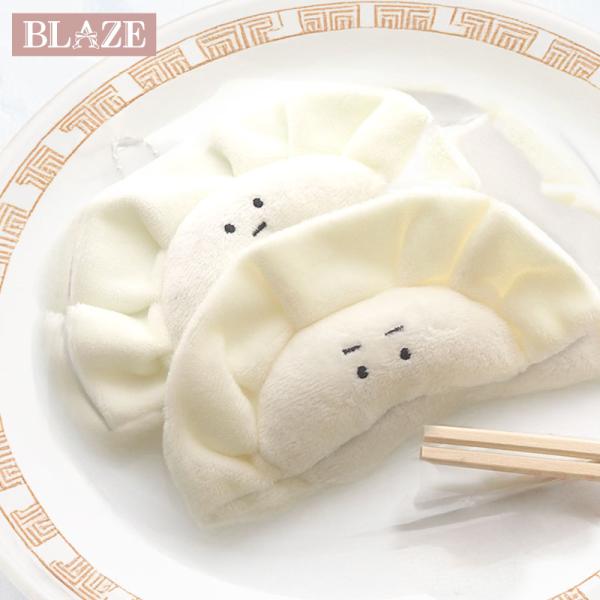 ▼商品詳細▼【デザイン】Aタイプ・Bタイプ【サイズ】全長:約8cm　餃子:約6x13cm【入数】1個入り 【材質】ポリエステル・ポリプロピレン・鋼【原産国】中国【スタッフのコメント】思わず二度見されちゃう！？ギョウザモチーフがインパクト抜群...