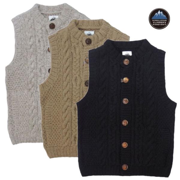ハンドメイドのボリューム満点のケーブル編みが存在感あるベストです。フロントには水牛の角から手作業で削り出したボタンを使用、第２釦のみブランドロゴの焼き印あり。バックにポケットとブランドワッペンあり。●HIMALAYAN CLIMBER'S ...