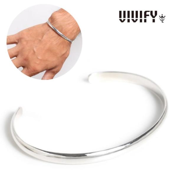 ＊こちらのアイテムは受注生産となります。＊付属でVIVIFYオリジナルの黒い巾着袋orBOXが付属します。素材:ag925silver厚さ:約1.8mm幅:約 5mm内周:約 14.5cm(メンズ) 12.7cm(レディース)中央部に向けな...