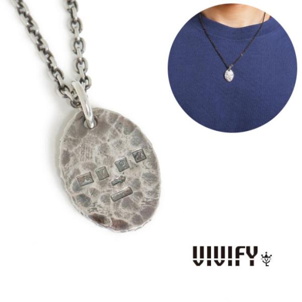 ＊こちらのアイテムは受注生産となります。＊付属でVIVIFYオリジナルの黒い巾着袋orBOXが付属します。＊シルバーチェーンは別売りです。ブラックメッキチェーンが付属します。素材:ag925silverプレート:約16×21mm(丸カン含ま...