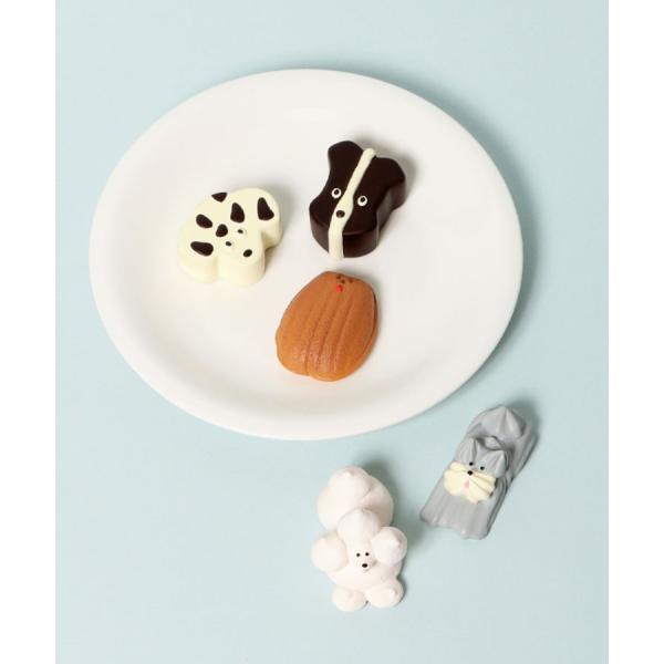 横尾かなさんが犬をモチーフにしたお菓子をつくるアトリエMaison terrier(メゾン・テリア)シリーズ。メゾンテリアを代表するスイーツのマグネット。愛らしい表情がポイント、冷蔵庫など好きな場所に可愛くディスプレイしたくなる可愛さです。...