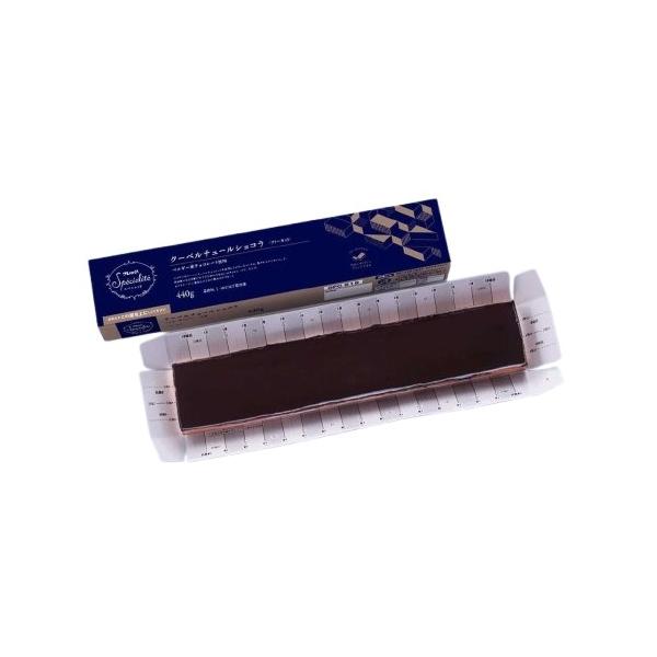ベルギー産クーベルチュールチョコレートを使用した、濃厚で豊かなチョコレートの風味となめらかな口溶けが楽しめるチョコレートムースケーキです。天面の艶やかなグラサージュで ビュッフェボードに高級感を演出いただけます。冷蔵庫解凍（約5℃）は約1時...