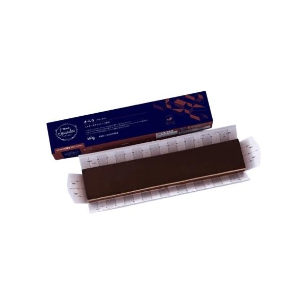 ベルギー産クーベルチュールチョコレートを使用した、濃厚で口溶けのよいオペラです。アーモンドパウダーを配合したコクのある生地にコーヒーシロップを染み込ませ、ガナッシュやコーヒークリームを重ねました。コーヒーとチョコレートの豊かな風味、しっとり...