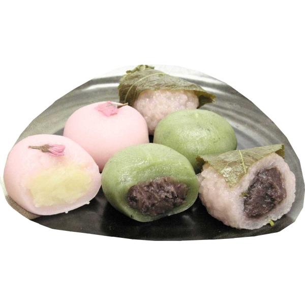 噛むほどに爽やかな春の香りを感じられる彩りのよい和菓子の詰め合わせです。白あんを淡いピンク色の生地で包み桜の花をのせた花だより、香りよいよもぎの生地で粒あんを包んだ草もち。桜の葉を巻いた桜もちの３種。原材料：花だより：白いんげん豆(国内製造...