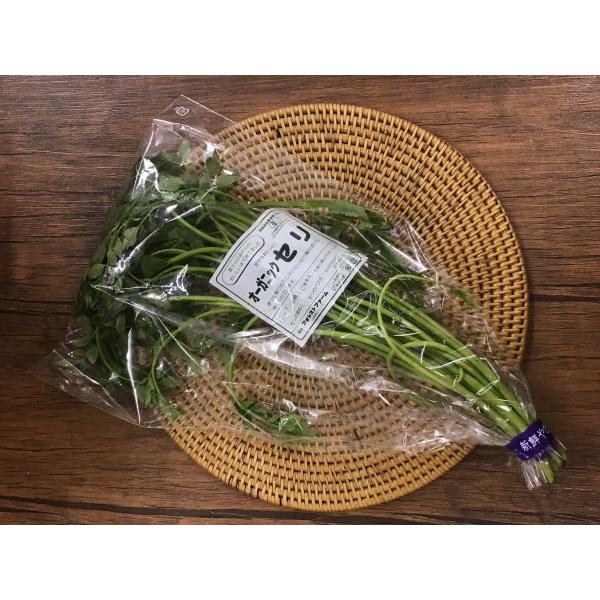 生産者：フォレストファーム（山梨県道志村・静岡県）有機JAS認証富士山周辺の清涼な水を使って栽培した有機クレソンで知られるフォレストファームは、この季節だけ、同じく水田で栽培するセリも出荷しています。セリは数少ない日本原産の野菜で、カロテン...