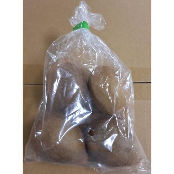 生産者：農栄社（山梨県北杜市）防除：農薬0回・化肥0回（農薬はもちろん、肥料も散布しない、自然栽培です。）品種：ヘイワードキウイフルーツは追熟させて食べる果物です。硬いキウイを軟らかくするには、エチレンガスを出す果物（りんご、柿など）と一緒...