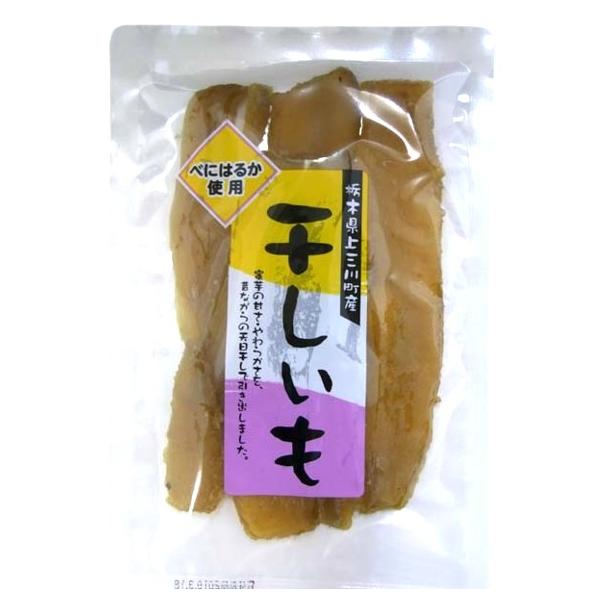 乾燥機を使わず、昔ながらの天日干し乾燥でじっくり干し上げました。農薬使用を最低限に抑えて栽培した原料芋を、生産者本人が加工しています。蒸しあげた芋をひとつひとつ手作業で干した、風味豊かでやわらかな干し芋です。原材料：さつまいも（べにはるか）　