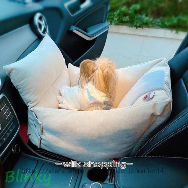 ペットとのお出かけを悩んでいますかペットに連れてドライブをする時、ペットは興奮して車の中で跳ねてドライブの邪魔になりましたそんな悩みはありますか該当ドライブボックスは飛び出し防止のベルトによりペットをしっかり守ります。小型犬・猫に最適・新版...