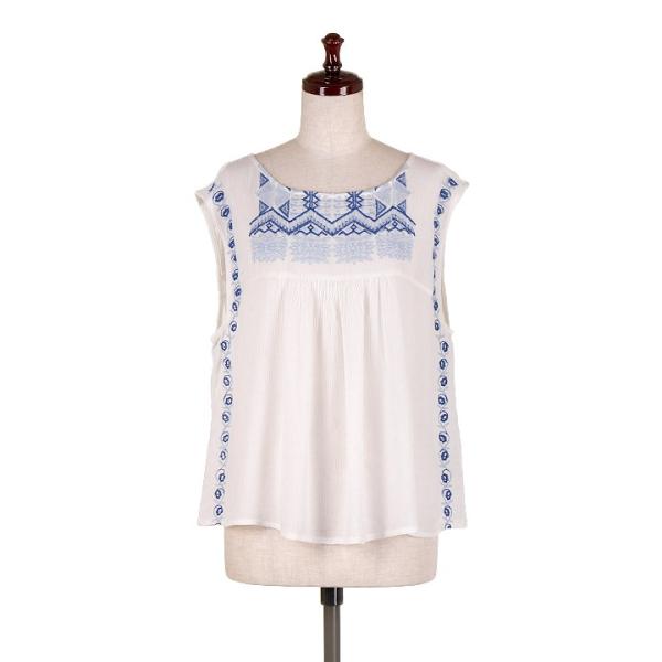 Santorini Top / by Patrons Of Peacetops / トップスcut&amp;sew / カットソーホワイト＆ブルーが爽やかなノースリーブトップス。ネイティブ調の柄ですが、そうは思わせないほどの軽やかさがありま...