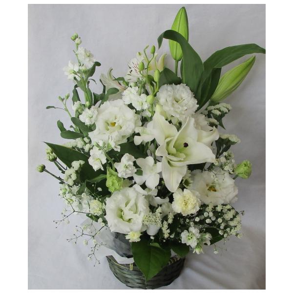 【お供え　お悔やみ　法要の花】サイズ:高さ：高さ：約48cm/横約35cmご希望により　お供えカードをお付けしております。花材：ゆり・小菊・白トルコ桔梗・の小花・白spカーネーション・季節により小花が若干異なる場合がございます。お色あいのご...