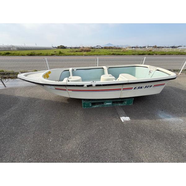 ３分割して、収納できる人気の分割ボートです！分割すれば、軽トラックや乗用車に載せての運搬が可能！店頭引取お願い致します！アカシヨット中古3分割ボート　E3K319全長：3.19m（分割収納時 1.17m）　全幅：1.40m　深さ：0.44m...