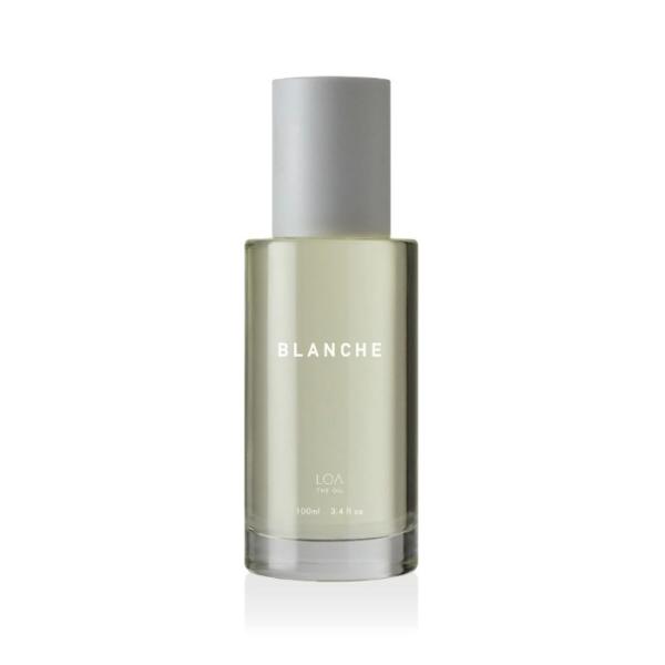 life of aroma　アロマオイルで身と心に安らぎを。BLANCHE（ブランシュ） ブランシュは、自然の純粋さとエレガンスが融合した洗礼された香りのオイルです。どんな場面でも自然な存在感を放ち、まるで春の陽光がそっと包み込むような、心...