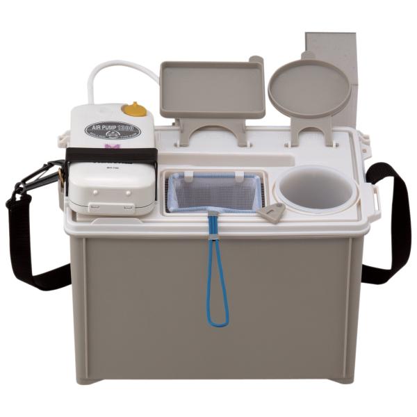 【商品概要】サイズ:300×190×200mm本体素材:耐衝撃性コーポリマー蓋素材:ポリエチレン中アミ素材:耐衝撃性コーポリマー容量:7L※エアーポンプ別売【商品説明】説明■手返し良くエサの交換が可能な軽量コンパクト設計。【商品詳細】ブラン...