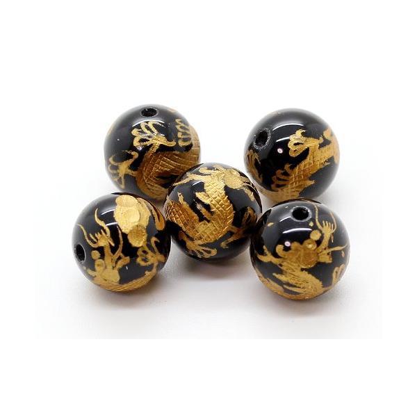 【商品概要】金彫り五本爪皇帝龍オニキス10mm　5玉作成用ゴム1ｍテグス(通しワイヤー)作り方説明書※お届けする石の模様などは写真と異なる場合がございます。何卒ご了承下さい。【商品説明】・玉の他に切れにくいブレスレット用オペロンゴム、ゴムを...