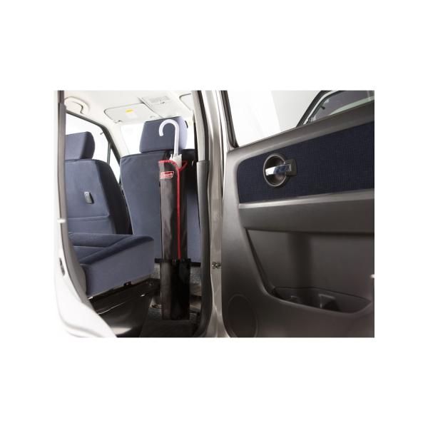 【商品概要】使用時サイズ：約17×70（Ｈ）ｃｍ重量：約115ｇ【商品説明】説明車内のヘッドレストに取り付け、傘の収納が可能。素早く開閉できる両面ファスナー。たまった水を捨てられる水受けポケット付き。最大５本まで収納。【商品詳細】ブランド：...