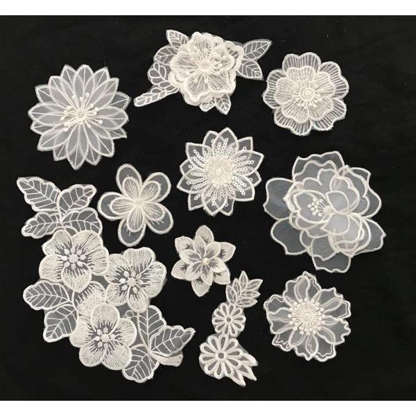 【商品概要】★可愛いレース刺繍の10種10点セット！両面接着シート（繊維糊）付きです。★大きさはそれぞれ違いますので、画像をご参照下さい。★アイロンで貼り付けだけで使います。縫い付けてもいいです。洋服やスカートなどのリメイクが簡単にできます...