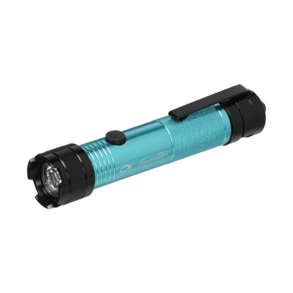 【商品概要】本体重量(g):約35 (電池別)本体寸法(mm):約φ19.5×96グロー(夜光)系エギに照射してアピール力を維持。チップ型UVライト搭載の強力タイプ。単4形乾電池1本(別売)使用で初期の明るさが長持ち。本体アルミ合金製。雨降...